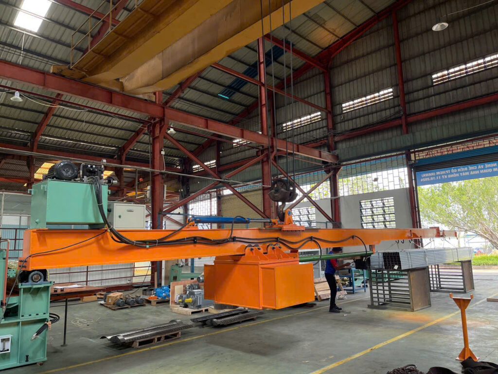 Steel Tube Loading Crane - Công ty Cơ Khí Hồng Ký